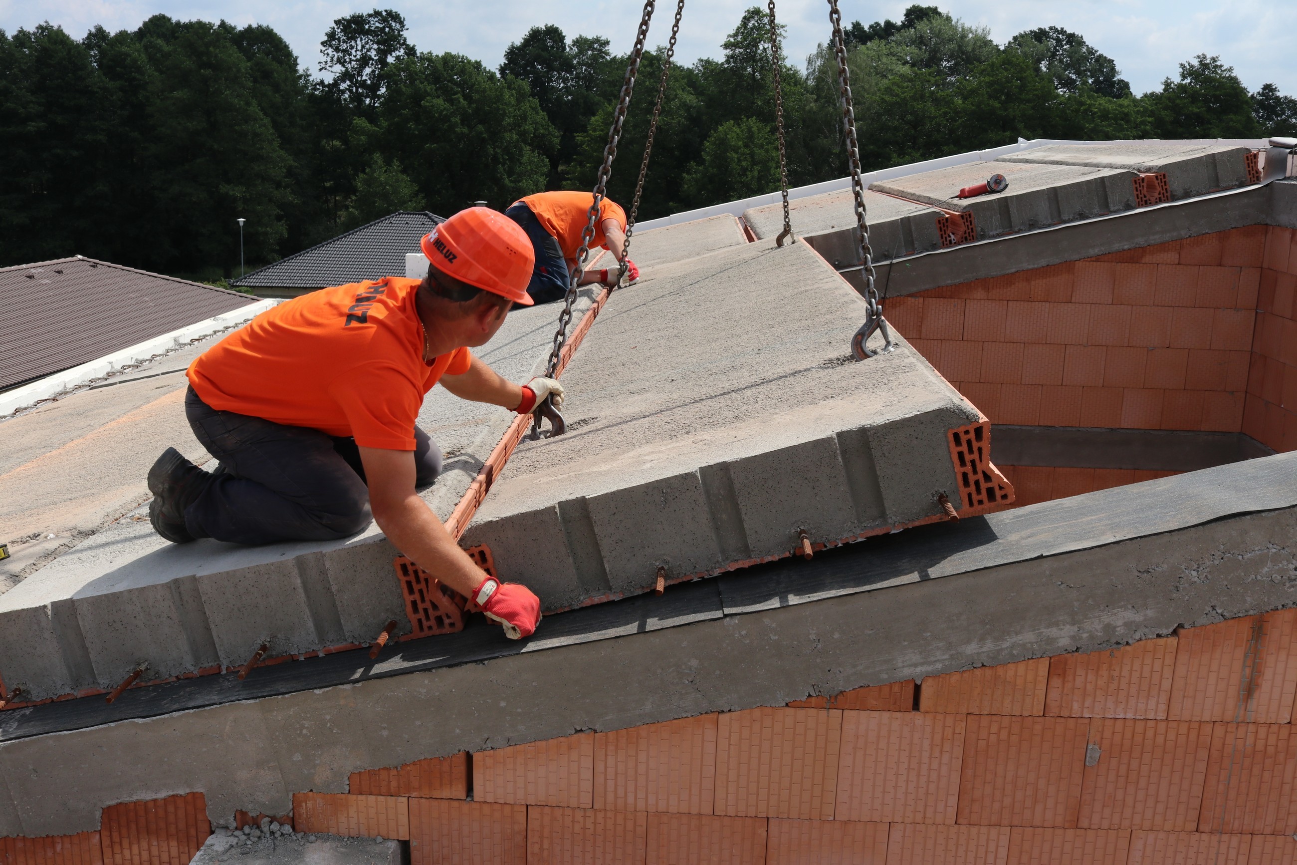 Jak může HELUZ pomoci s posouzením nosných stěn, překladů nebo při ...