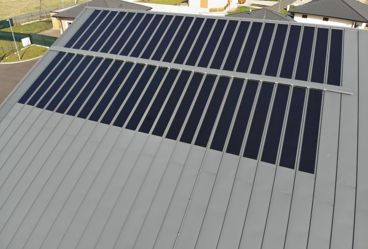 Lindab Solar Roof: moderní střecha s integrovanými solárními panely ...