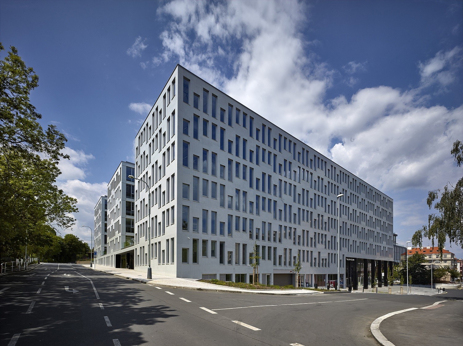 Budova TELEHOUSE - přestavba a přístavba objektu telefonní ústředny v ...