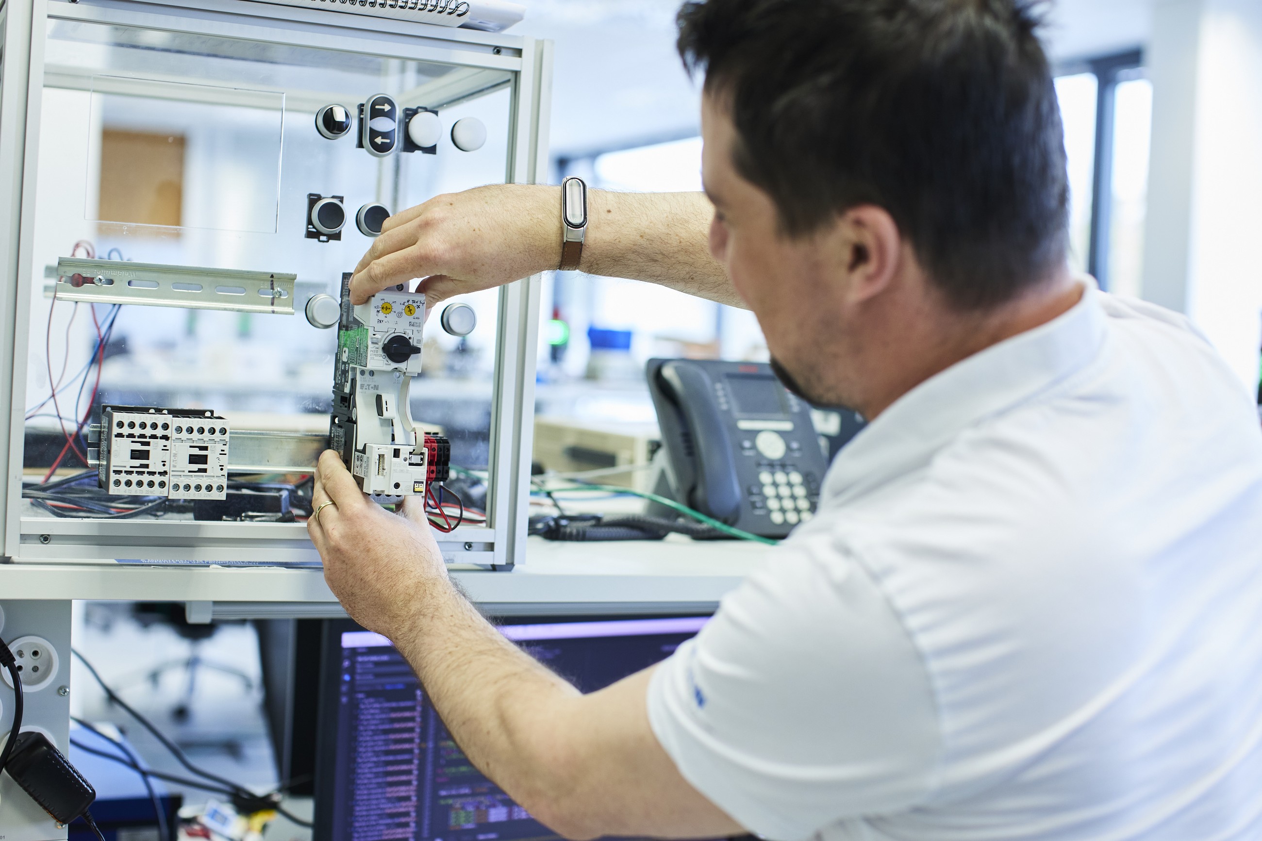 Eaton uzavřel strategické partnerství s Vysokým učením technickým v ...