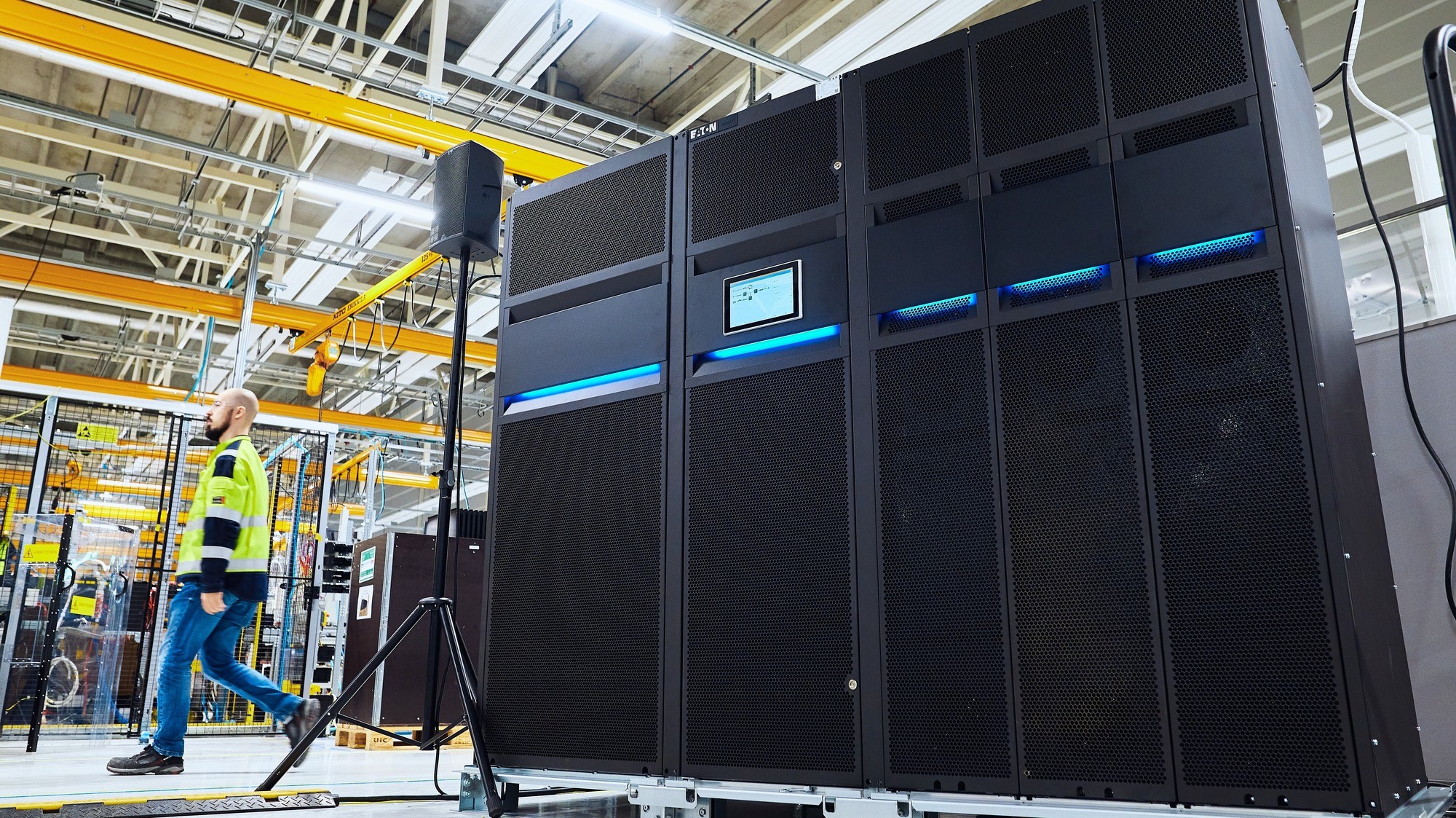 Eaton představuje UPS 9395X, inteligentní, prostorově úsporné UPS pro ...